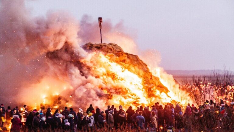 Biikebrennen 2026: Nordisches Kulturerbe erleben – Lebensart im Norden